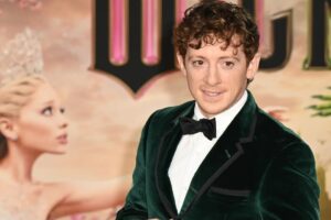 Ethan Slater - Biography, Age, Career, Net Worth - NewBuzz.net